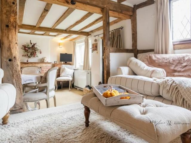 2 bedroom semi detached house to rent