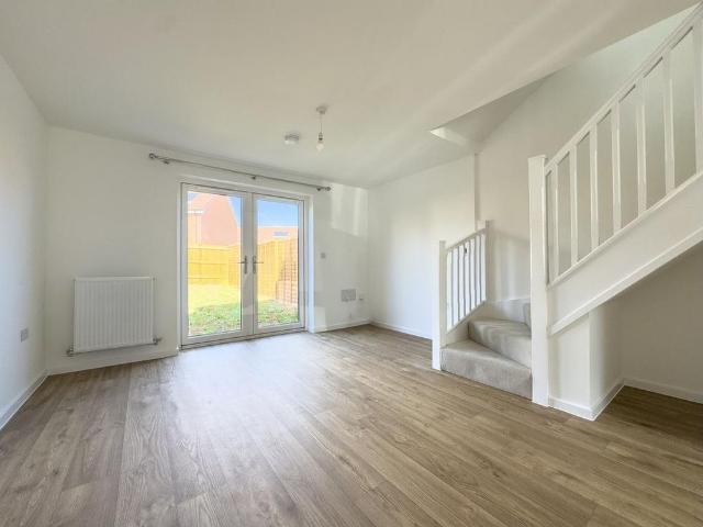 2 bedroom semi detached house to rent
