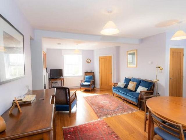 2 bedroom semi detached house to rent