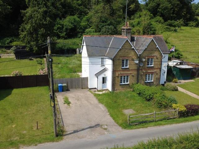 2 bedroom semi detached house to rent