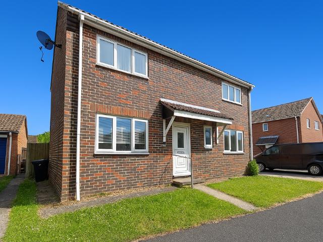 2 bedroom semi detached house to rent