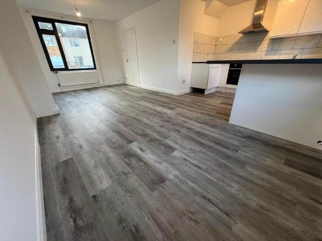 2 bedroom semi detached house to rent