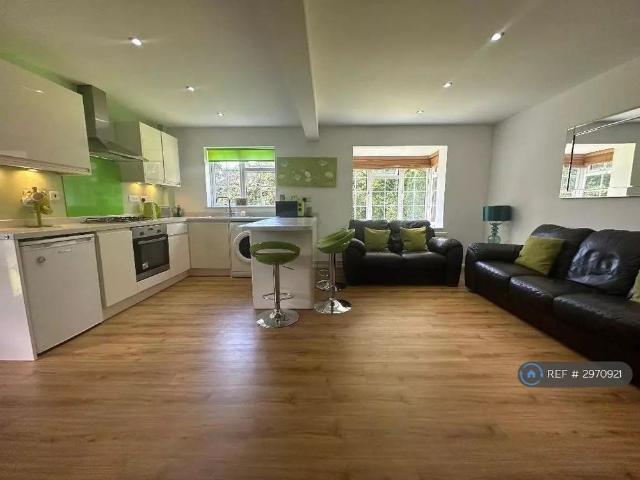 2 bedroom semi detached house to rent