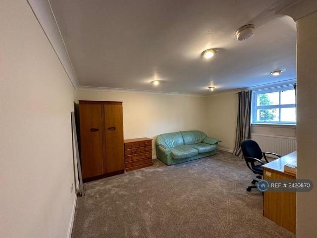 2 bedroom semi detached house to rent