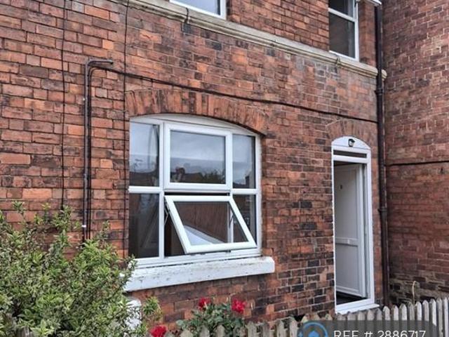2 bedroom semi detached house to rent