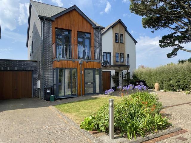 2 bedroom semi detached house to rent