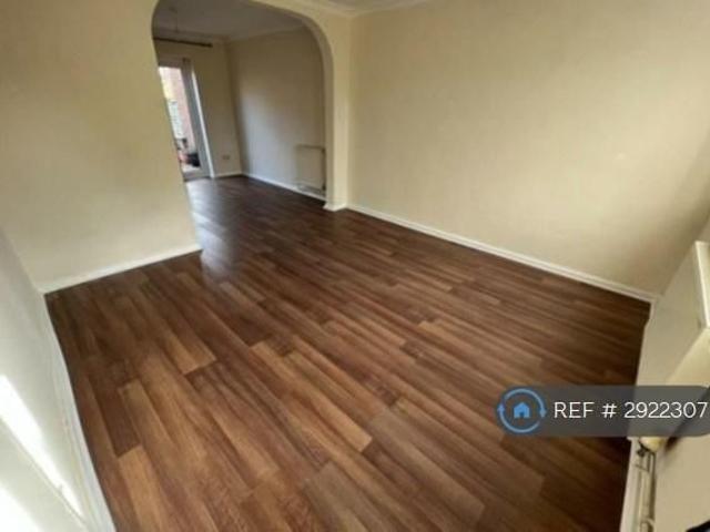 2 bedroom semi detached house to rent