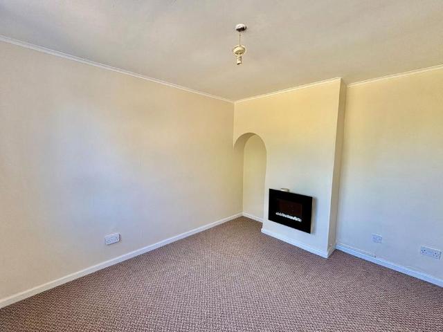 2 bedroom semi detached house to rent