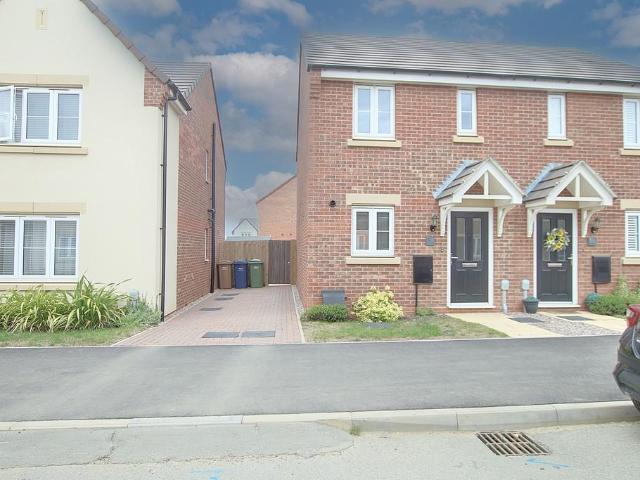 2 bedroom semi detached house to rent