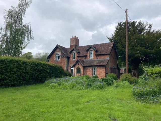 2 bedroom semi detached house to rent