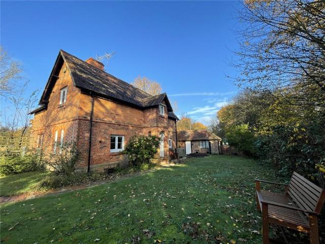 2 bedroom semi detached house to rent