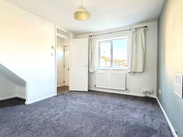 2 bedroom semi detached house to rent