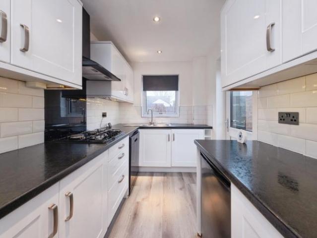 2 bedroom semi detached house to rent
