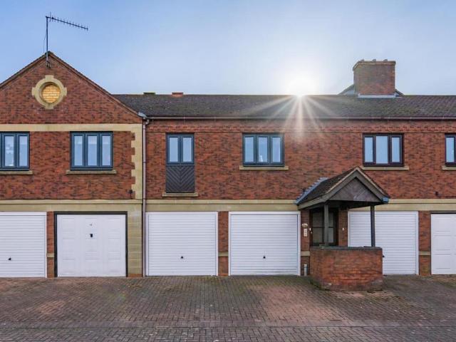 2 bedroom semi detached house to rent
