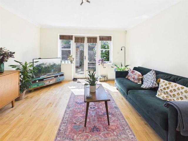2 bedroom semi detached house to rent