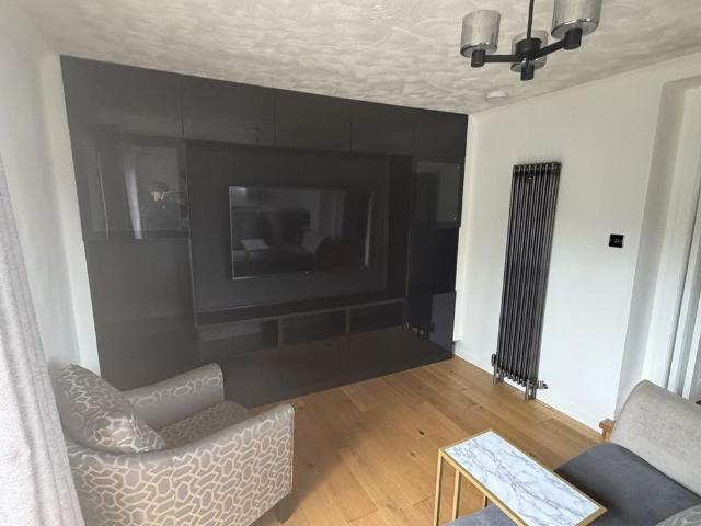 2 bedroom semi detached house to rent