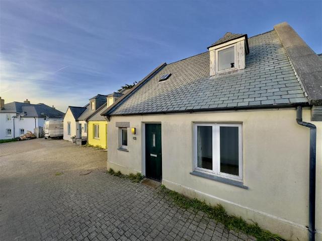 2 bedroom semi detached house to rent
