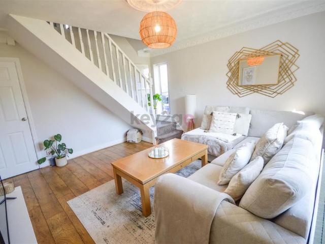 2 bedroom semi detached house to rent