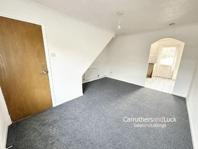 2 bedroom semi detached house to rent