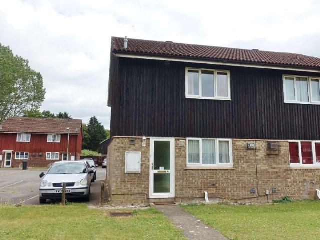 2 bedroom semi detached house to rent