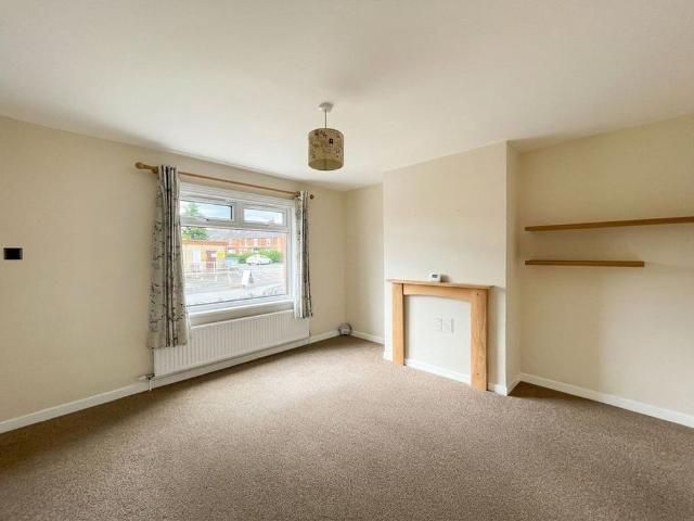 2 bedroom semi detached house to rent