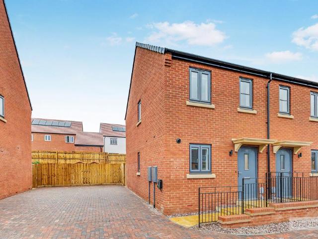 2 bedroom semi detached house to rent