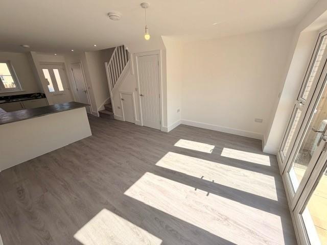 2 bedroom semi detached house to rent