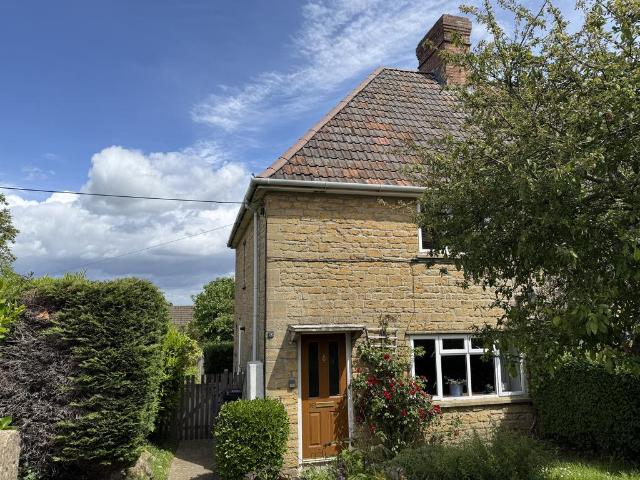 2 bedroom semi detached house to rent