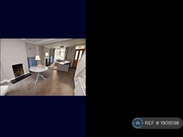 2 bedroom semi detached house to rent
