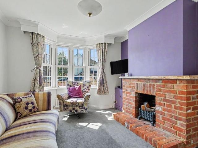 2 bedroom semi detached house to rent