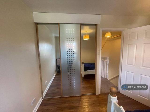 2 bedroom semi detached house to rent