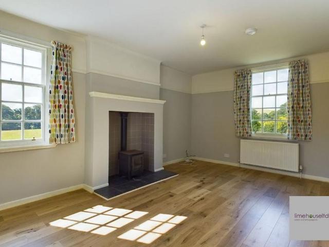 2 bedroom semi detached house to rent
