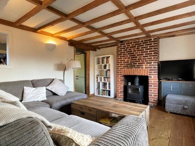 2 bedroom semi detached house to rent