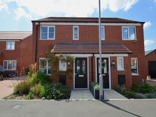2 bedroom semi detached house to rent