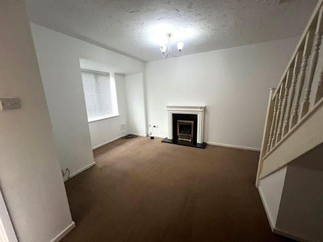 2 bedroom semi detached house to rent