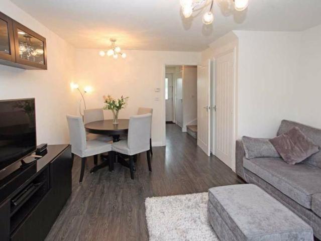 2 bedroom semi detached house to rent