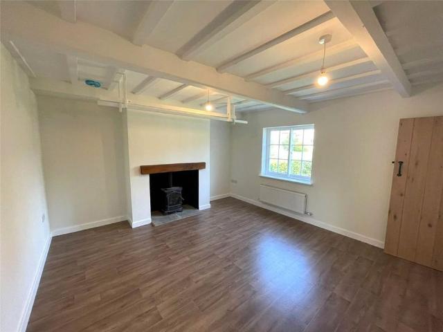 2 bedroom semi detached house to rent
