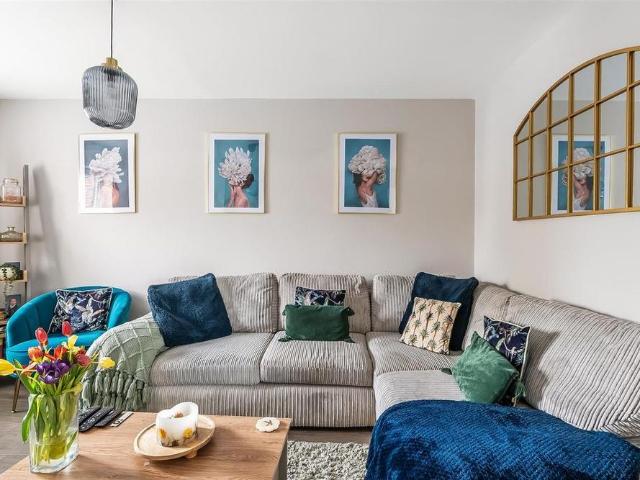 2 bedroom semi detached house to rent