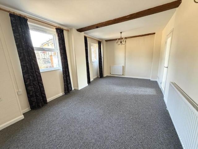 2 bedroom semi detached house to rent