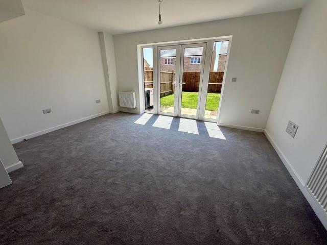 2 bedroom semi detached house to rent