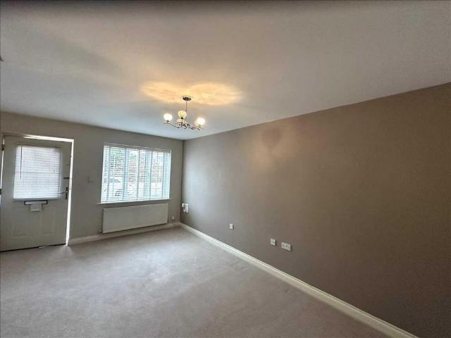 2 bedroom semi detached house to rent