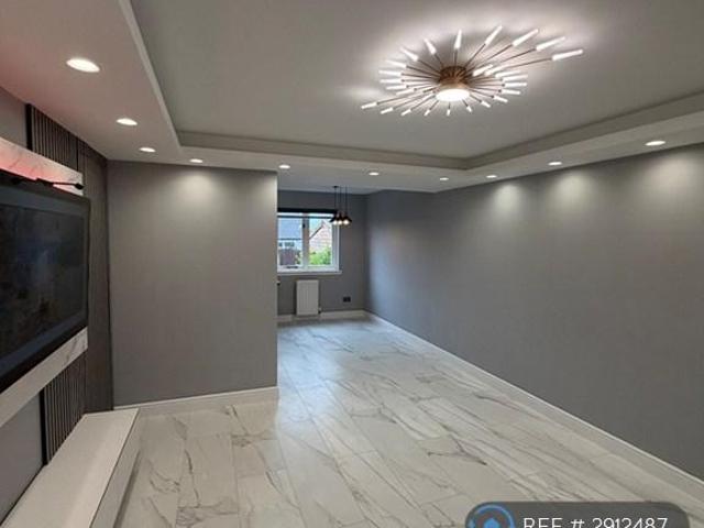 2 bedroom semi detached house to rent