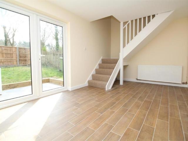 2 bedroom semi detached house to rent