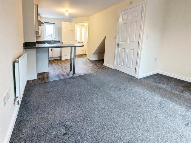 2 bedroom semi detached house to rent