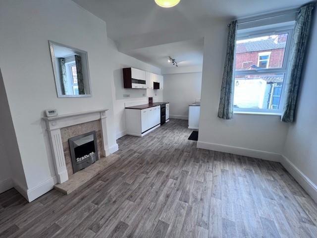 2 bedroom semi detached house to rent
