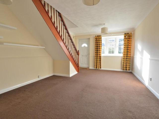 2 bedroom semi detached house to rent