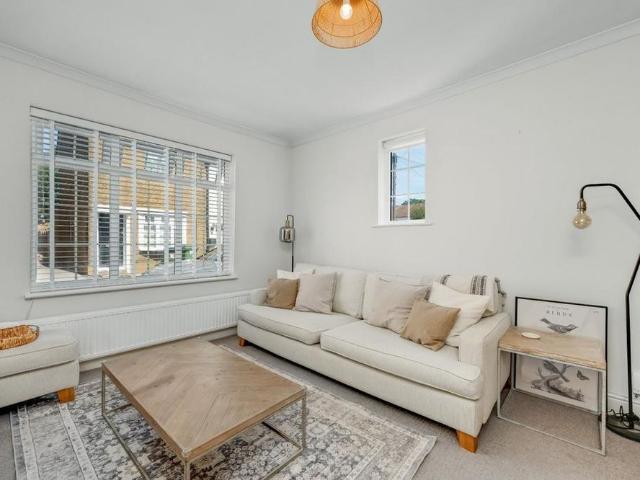 2 bedroom semi detached house to rent