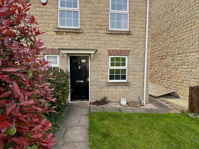 2 bedroom semi detached house to rent