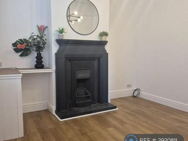 2 bedroom semi detached house to rent