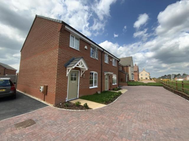 2 bedroom semi detached house to rent